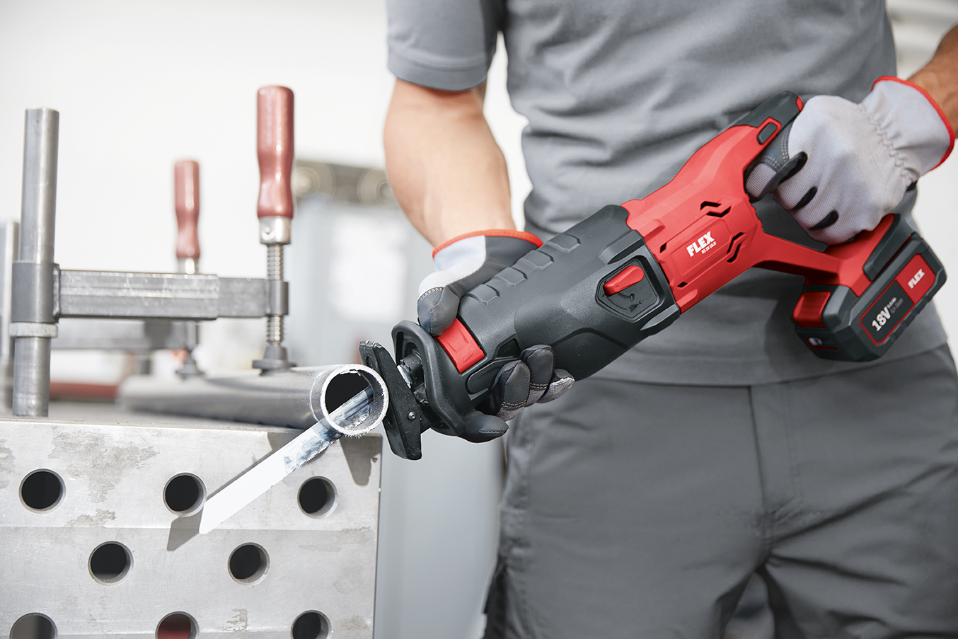 Reciprocating Saw, 18.0V Set – Newco Power Tools